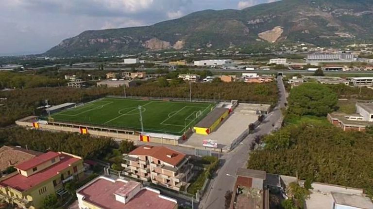 Striano: Nello Odierna presenta il nuovo stadio: il Mulitiello Stadium...